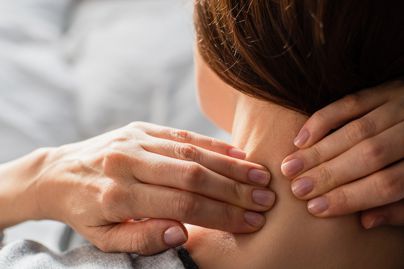 Fast Relief for Neck Pain: Try R&R Roll-Ons – R&R CBD